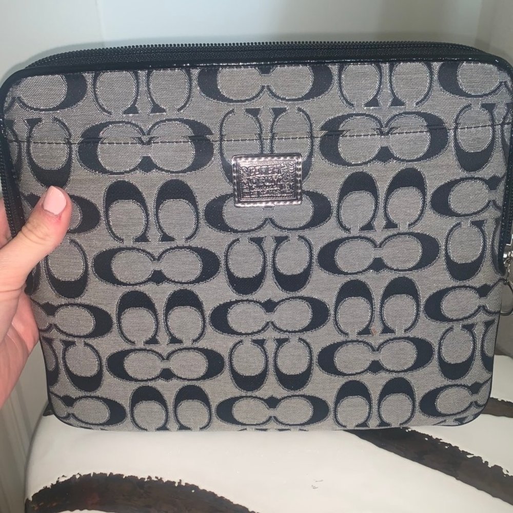 Coach Clutch/Pouch/Organizer - Gem